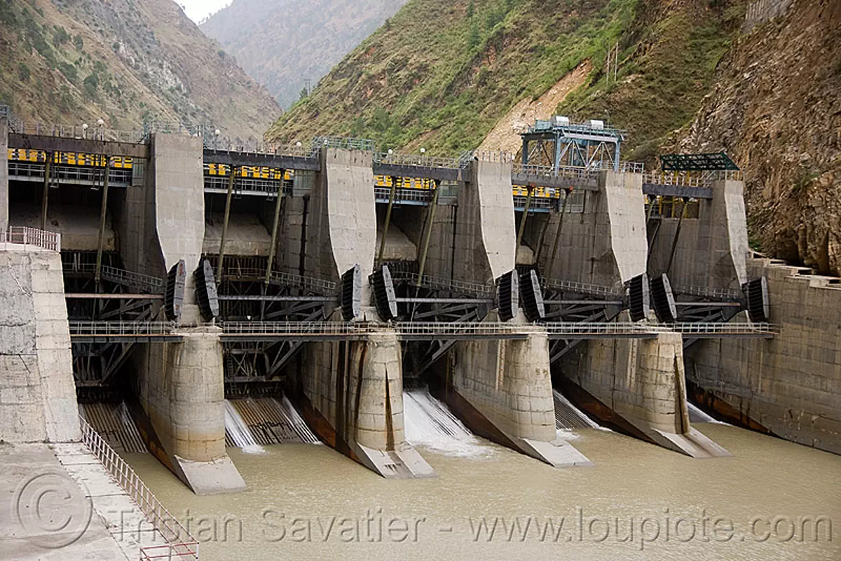 tainter gates, floodgates, larji dam, india