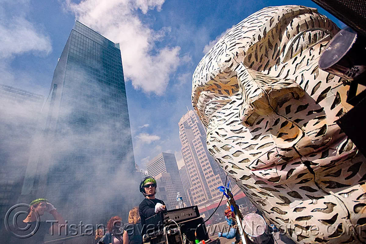 DJ stage, giant head, how weird street faire, san francisco
