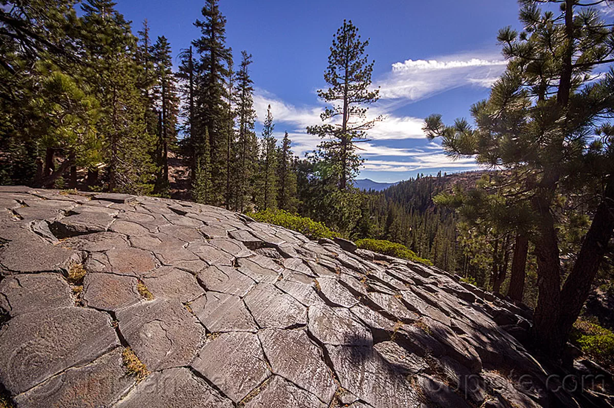 glacial striations on basalt columns, devils postpile, california