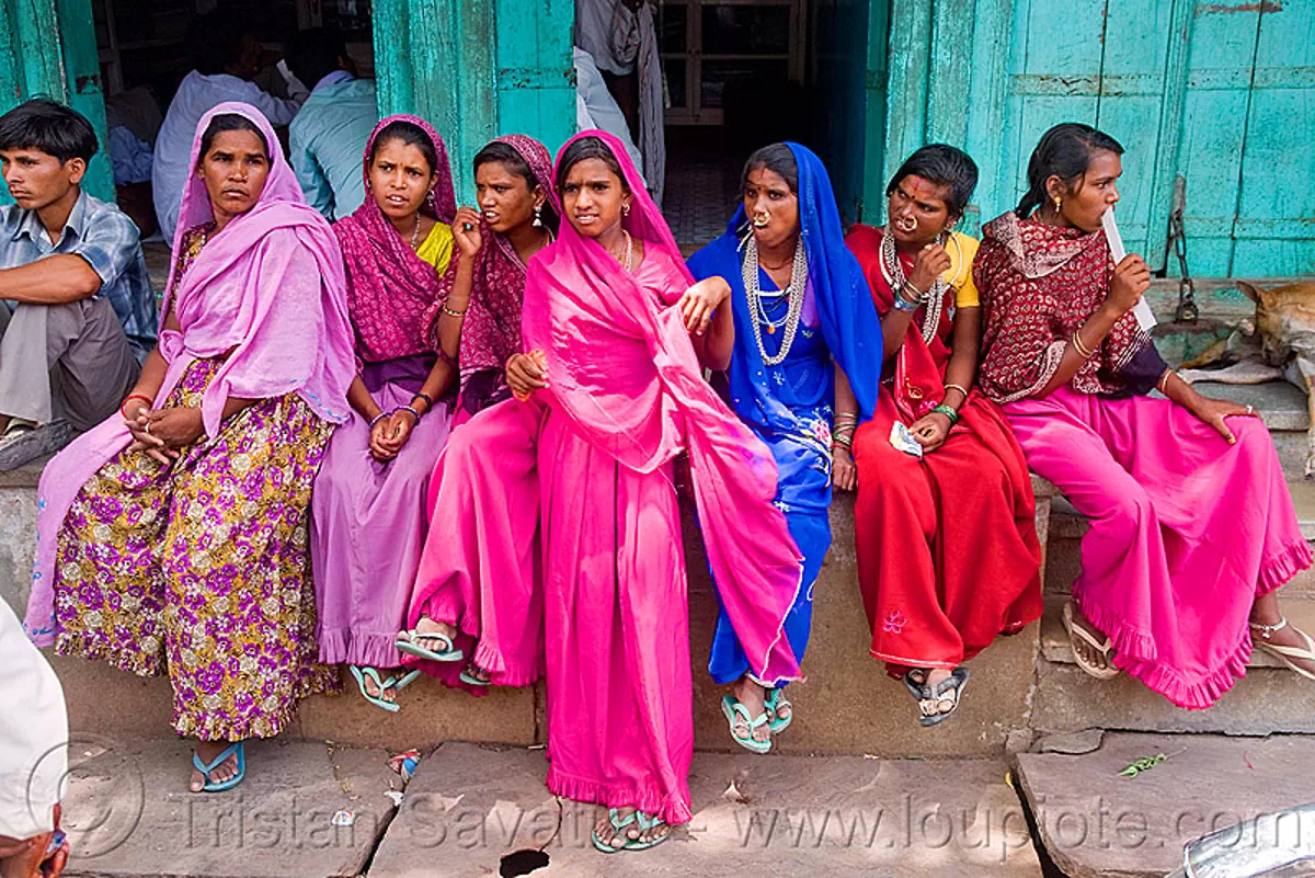 hindu women sitting, india