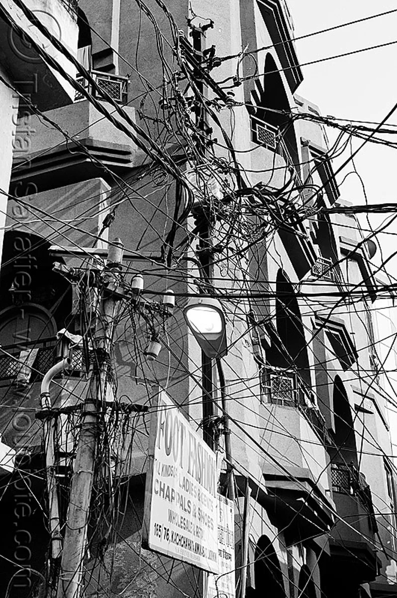 indian electric wiring on street poles