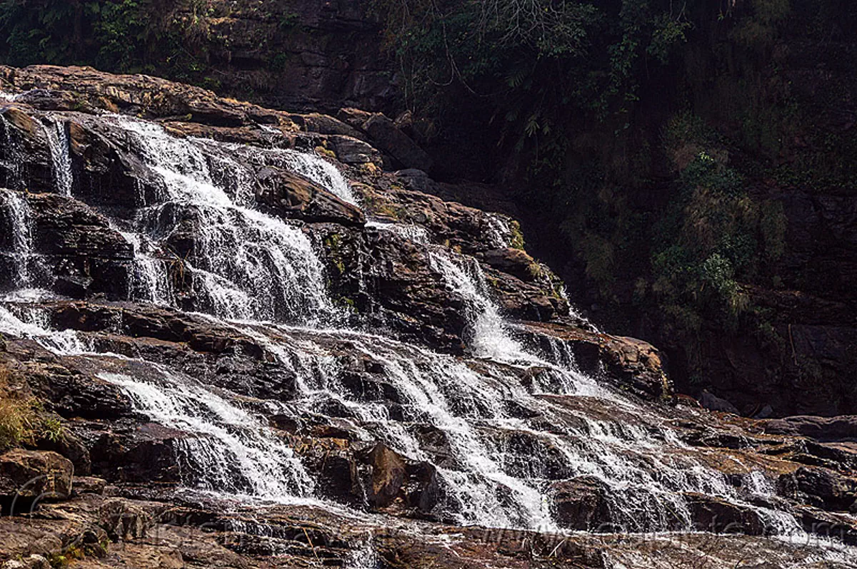 mawlynnong waterfall, east khas hills, india
