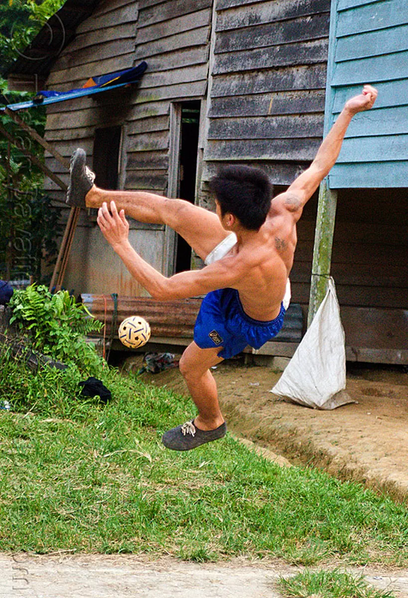 sepak takraw player