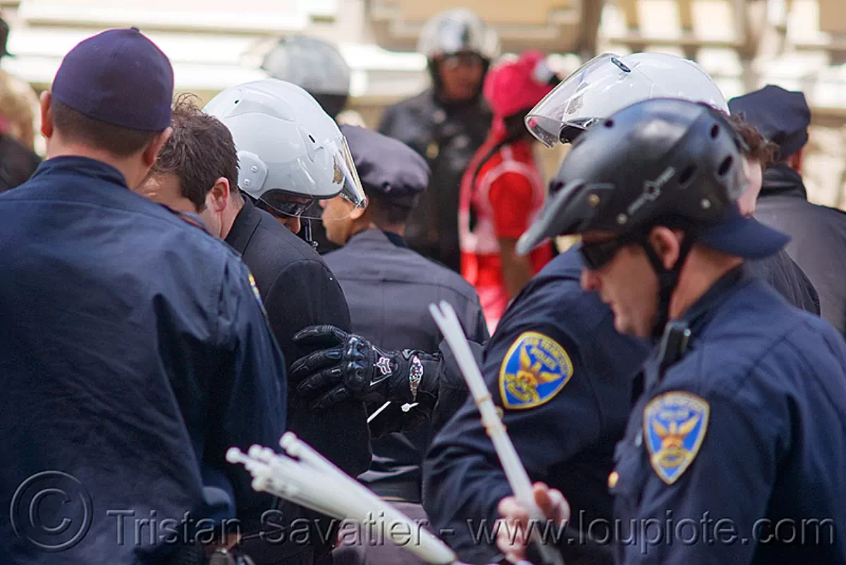 SFPD police arresting peaceful reveler, bay to breakers, san francisco