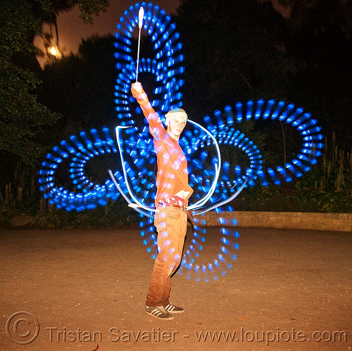 spinning LED light poi, flowlights, san francisco