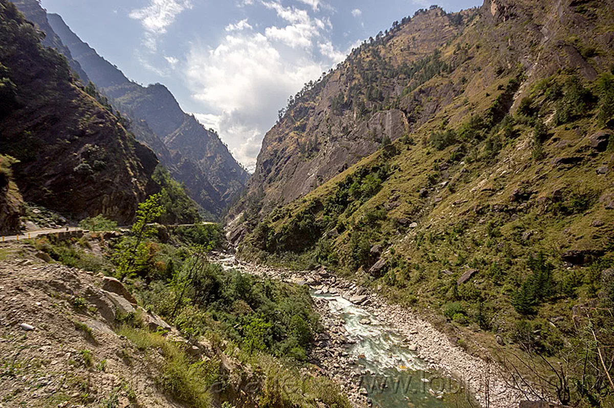 upper alaknanda river valley, india